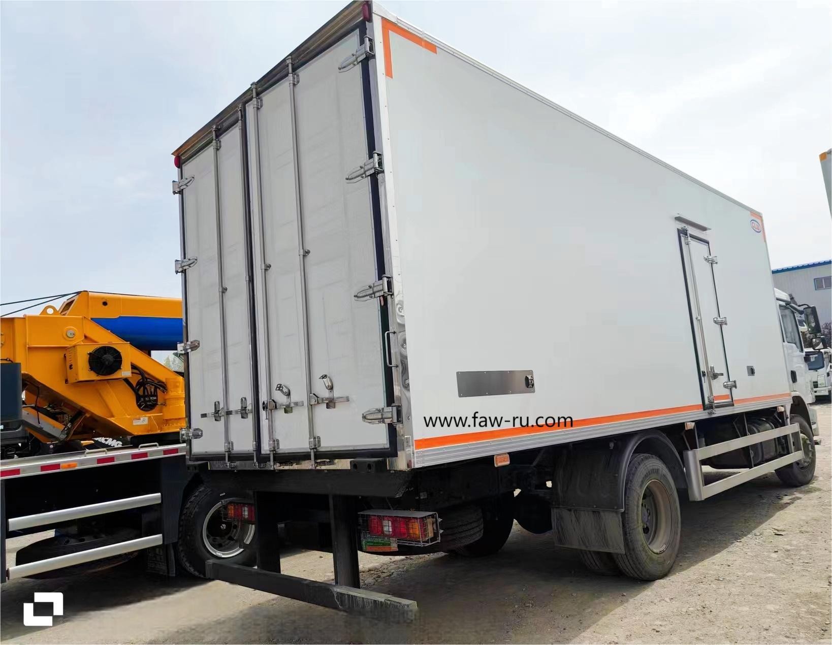 SHACMAN Рефрижератор L3000 9Т